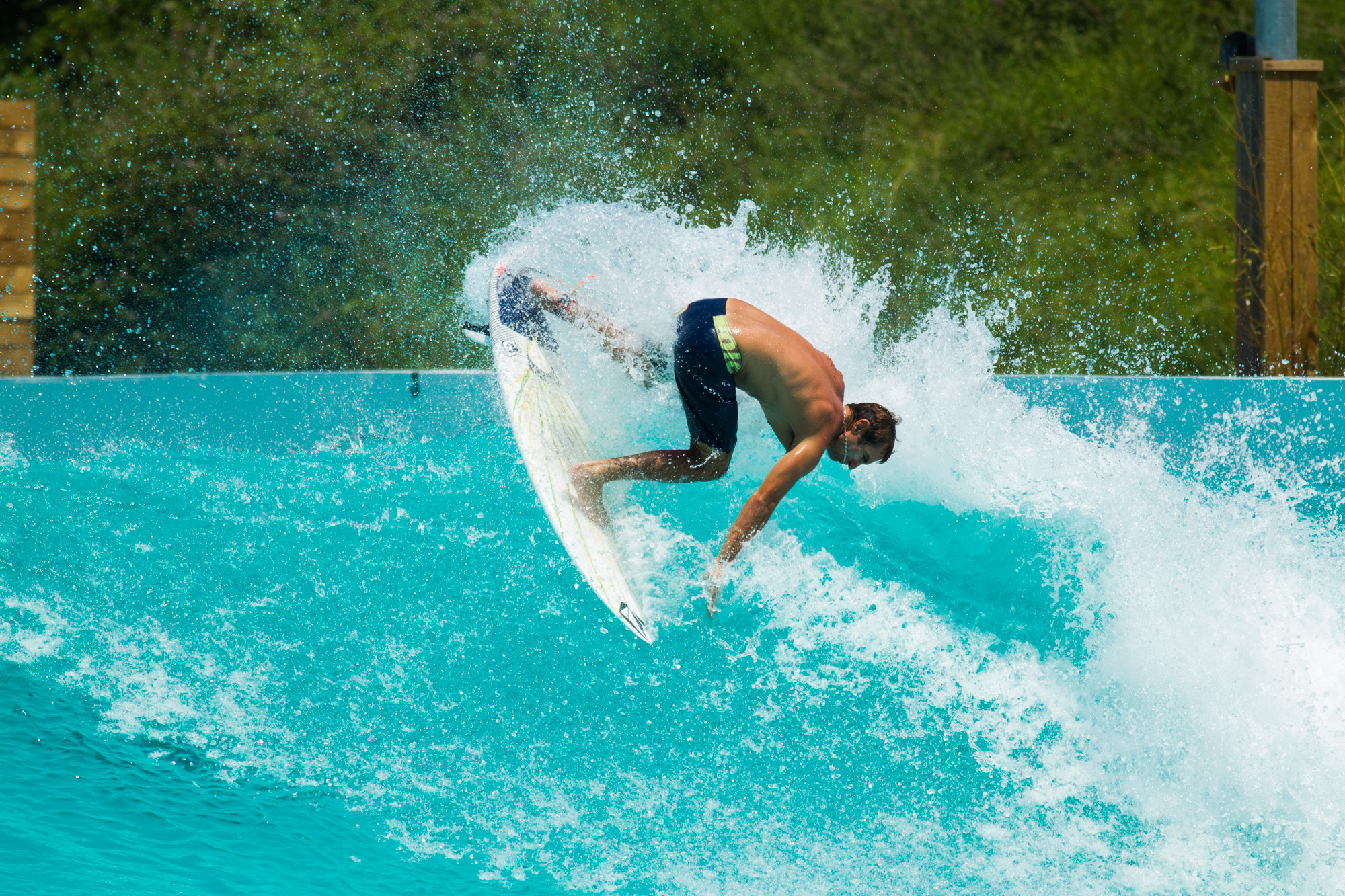 Wavegarden Summer surf session with Joan Duru & Maud Le Car - Wavegarden