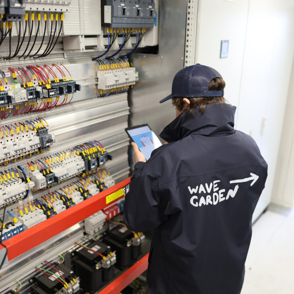 Wavegarden | Technical servicing and maintenance of the wave machine