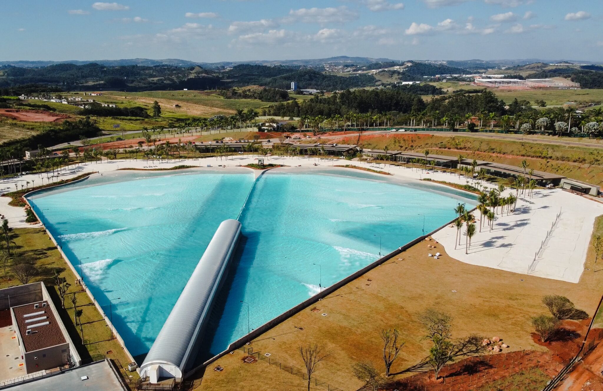 Wavegarden Surf lagoon waterproofing: Wavegarden´s ultimate liner ...
