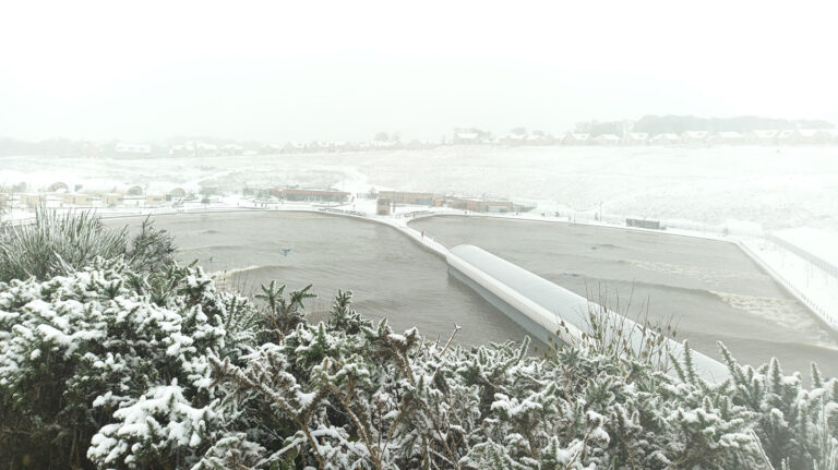 Wavegarden LOST SHORE SURF RESORT - Wavegarden